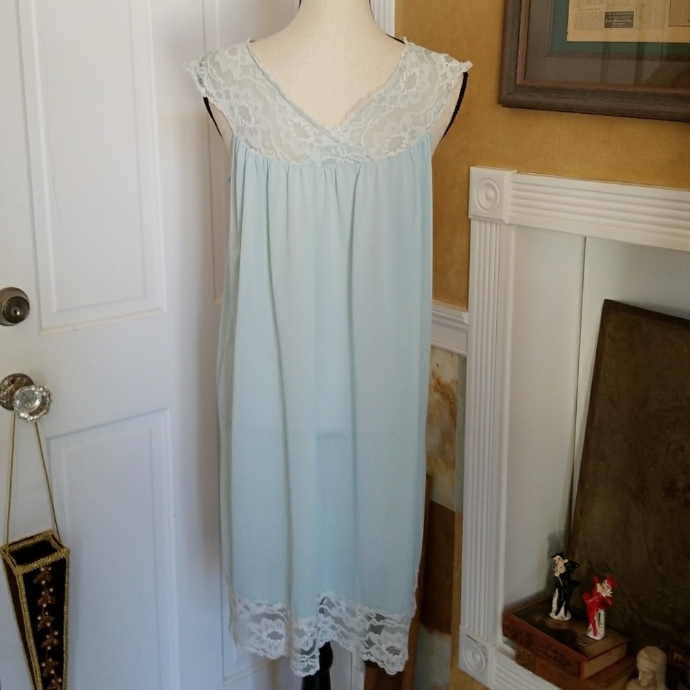 Vintage 1960's Helen Of Troy Baby Blue Nightgown - Gem